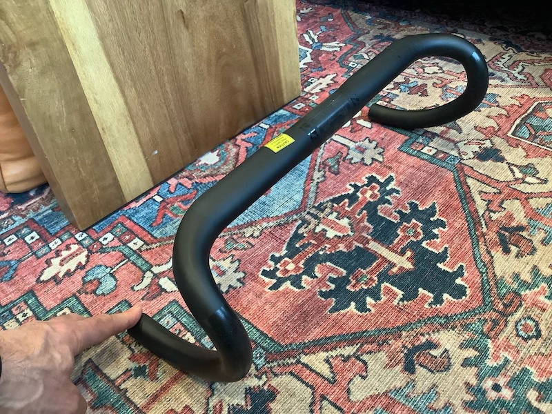 2023 Giant Contact SLR carbon fiber handlebars For Sale