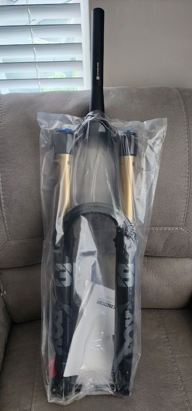 2022 Brand new Fox 38 black shiny 180mm 44 rake For Sale