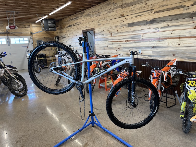 2022 Specialized fuse frame fork brakes wheels For Sale