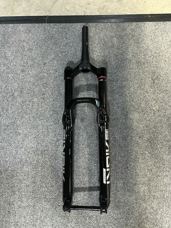 2023 Rockshox Lyric Ultimate RC3 w/buttercups For Sale