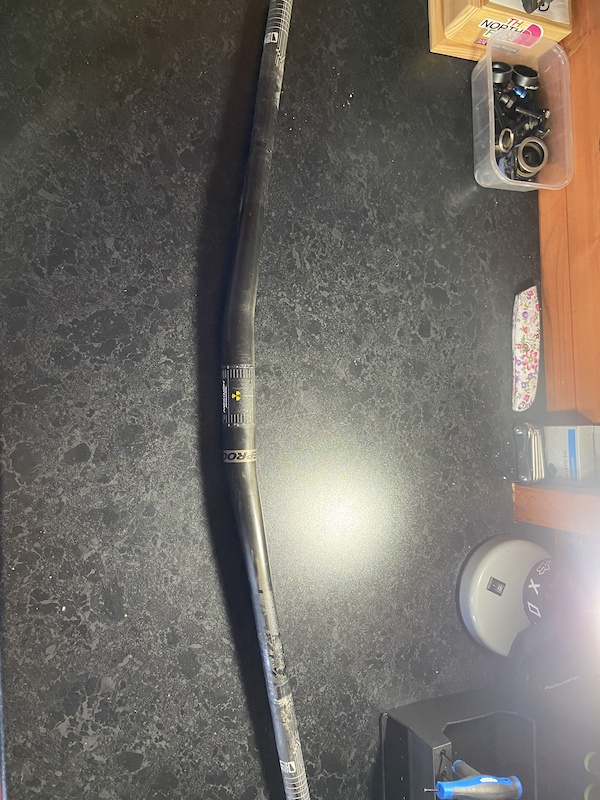 Nukeproof Horizon carbon bars (185mm wide) For Sale