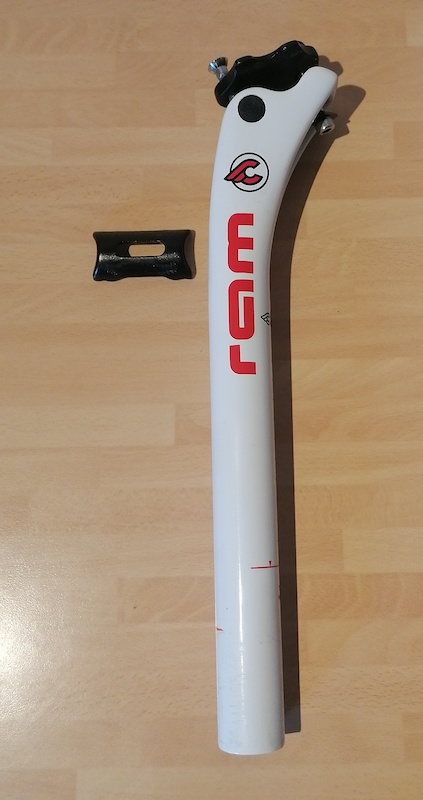Cinelli RAM 2 carbon 330mm seatpost 31.6 For Sale
