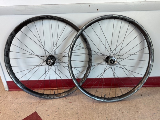 2023 Hope Pro5 Hubs/ Race Face Carbon Rims For Sale
