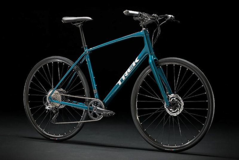 2022 TREK FX 4 Sport Carbon - Size M - Like new! For Sale