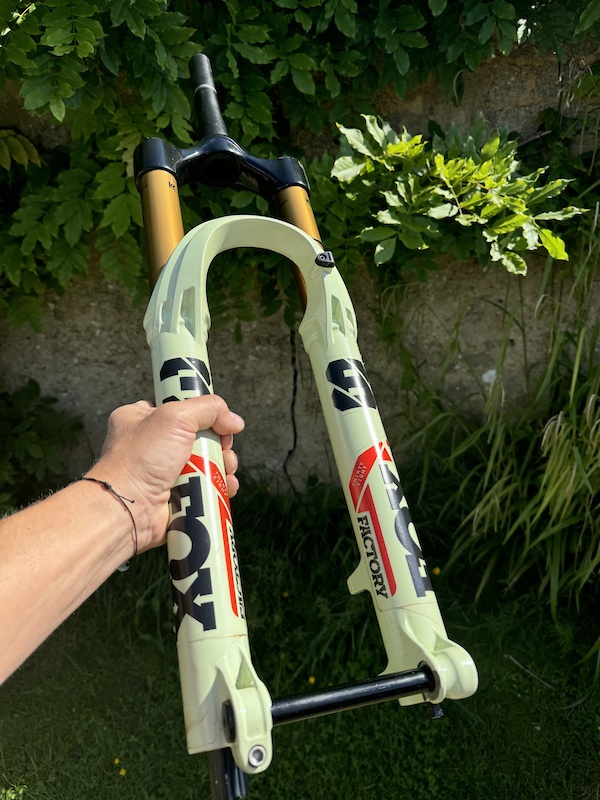 2021 38 Fox Factory Pistachio Colour way LIMITED For Sale