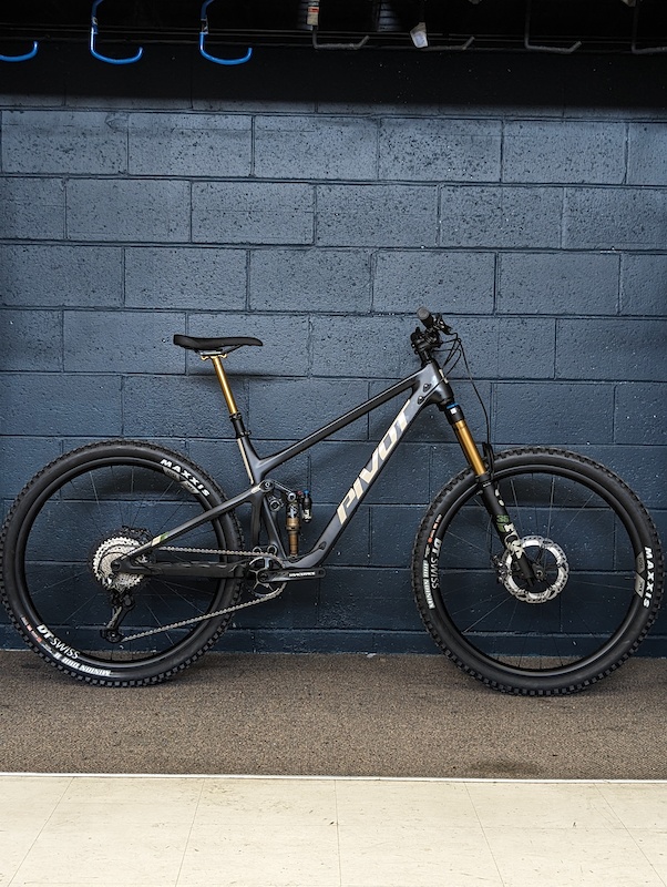 2024 Pivot SwitchBlade Pro XT/XTR w/ Carbon Wheels For Sale