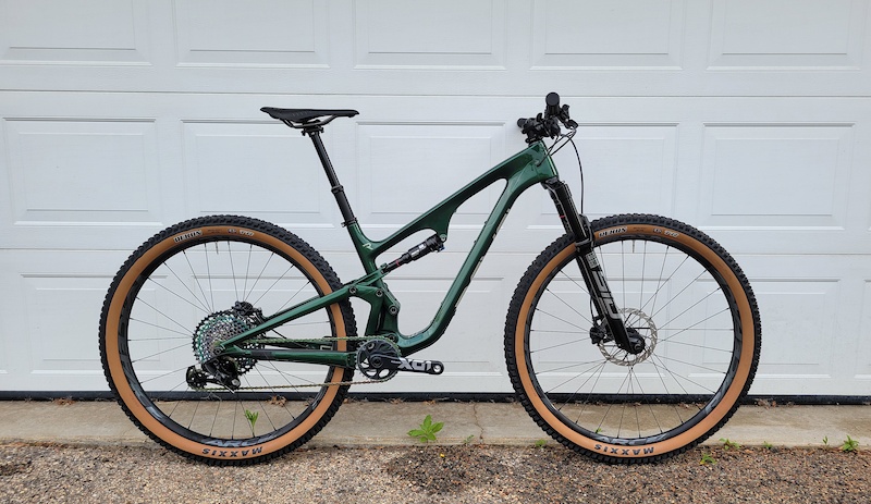 2022 Revel Ranger M V1 Green (lots of new parts) For Sale