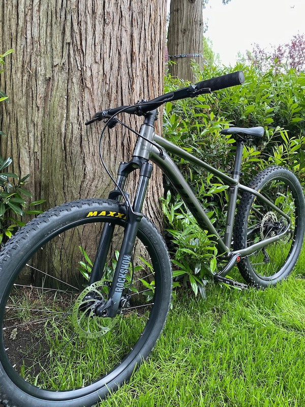 2022 GUC Large Giant STP Dirt Jumper For Sale