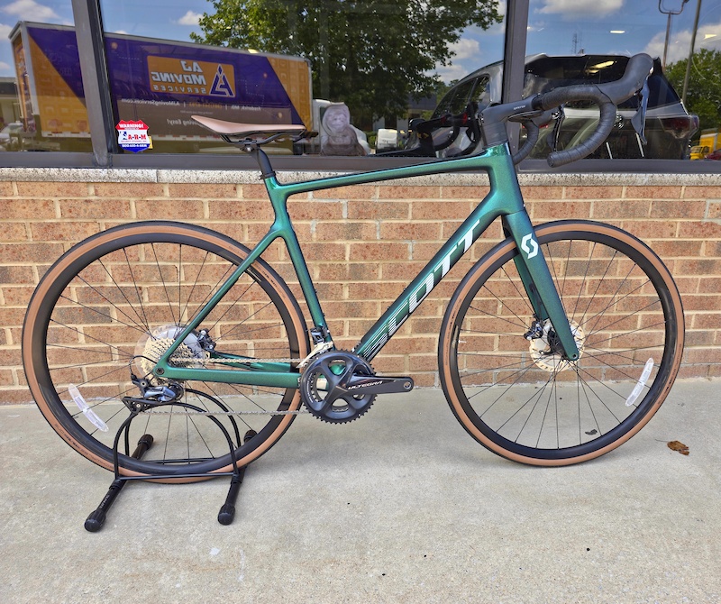 2022 Scott Addict 20 Carbon Road Bike Sizes M or L For Sale