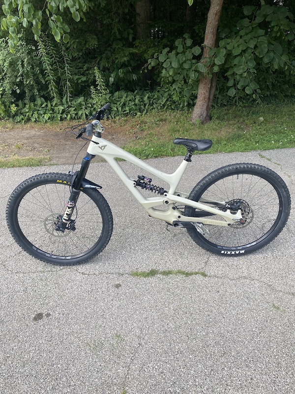 2020 YT Capra Comp XL For Sale