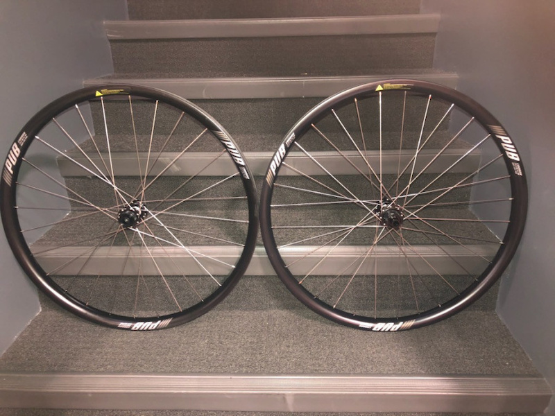 2019 Pub carbon rims, DT swiss hubs, microspline For Sale