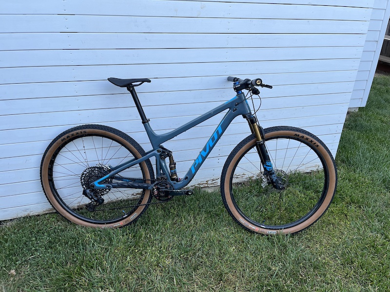 2022 Pivot Mach 4 SL Size Large For Sale