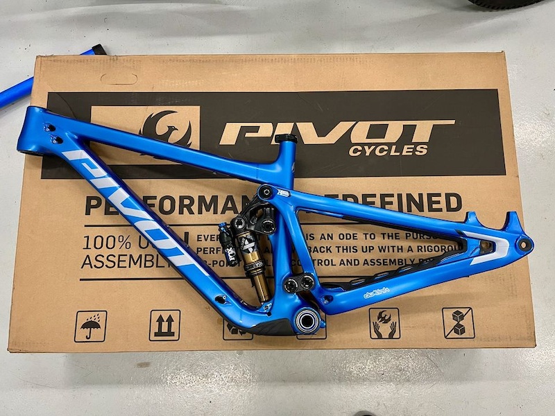 2023 Pivot Switchblade Frame M * Brand New* For Sale