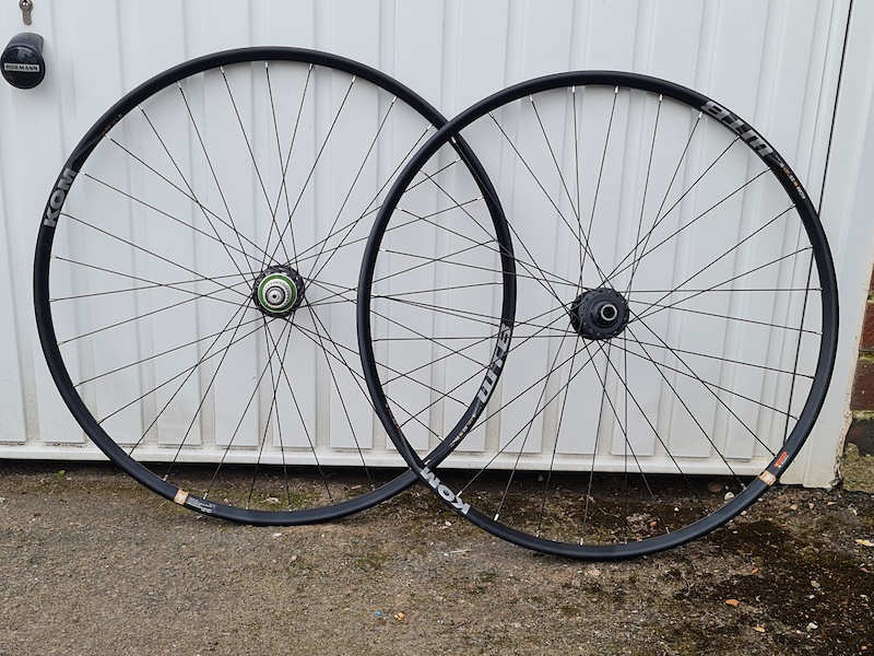 WTB KOM i21 rims on hope pro 4 hubs For Sale