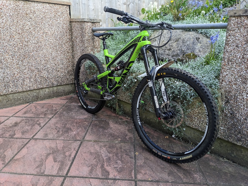 2015 YT Capra CF Comp Size Medium For Sale