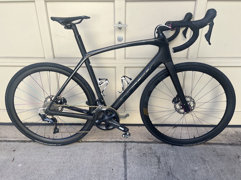2020 trek domane sl6 56cm with carbon wheels For Sale