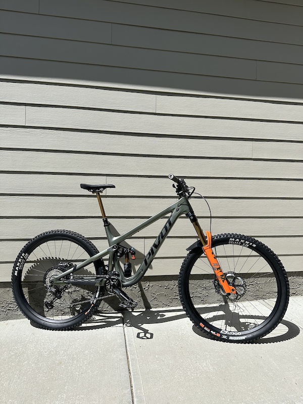 2023 Pivot Firebird - NEW For Sale