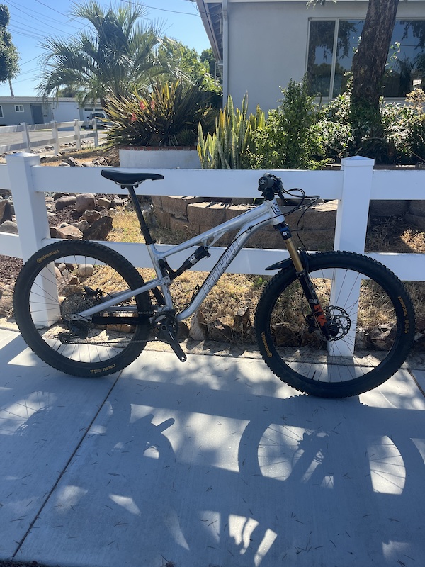 2023 Bird Aether 7 - Size Medium For Sale