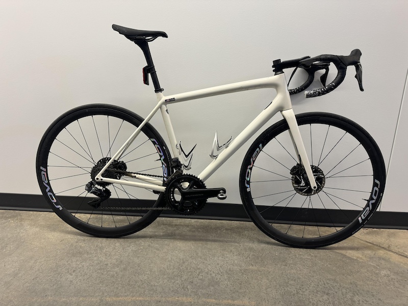 2022 Pro Build: Specialized Aethos Expert / SWorks (56 cm) For Sale
