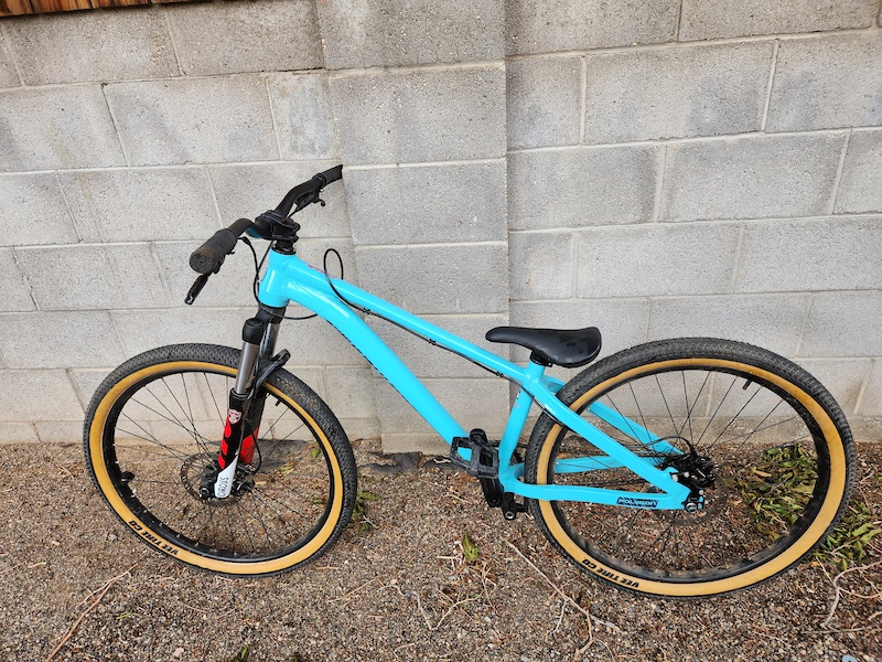 2021 Gently used dirt jump bike For Sale