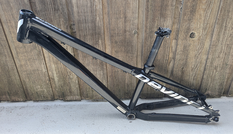 2020 DeVinci Sabbath frame with extras! For Sale
