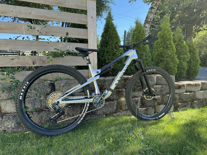 2024 Canyon Lux Trail CF9 downcountry bike For Sale