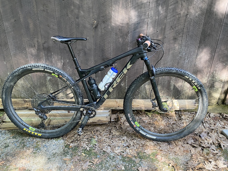 2020 Trek Supercaliber Size Medium 17.5 (I9/NOBL/Rotor) For Sale