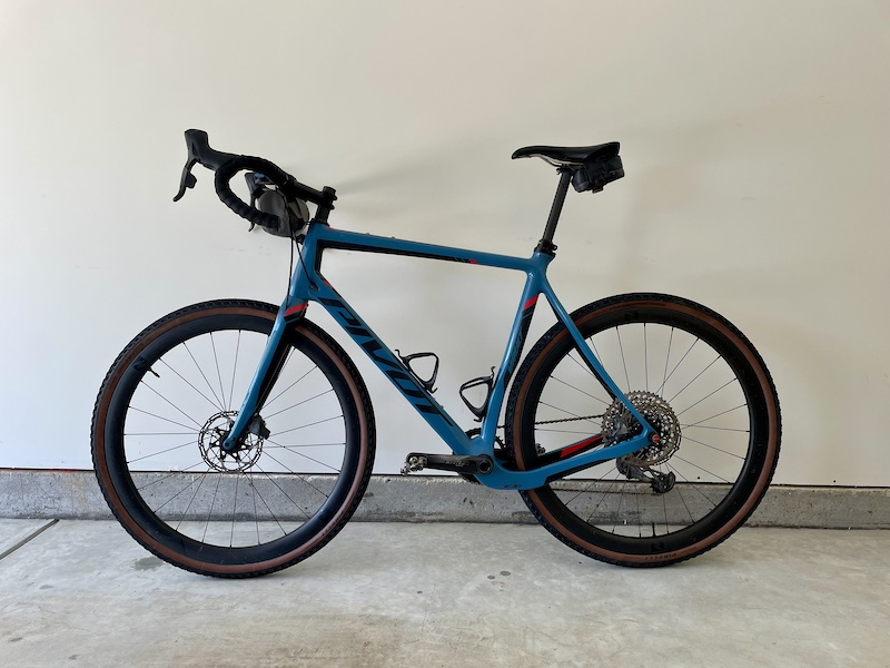 2021 Pivot Vault Blue XL For Sale