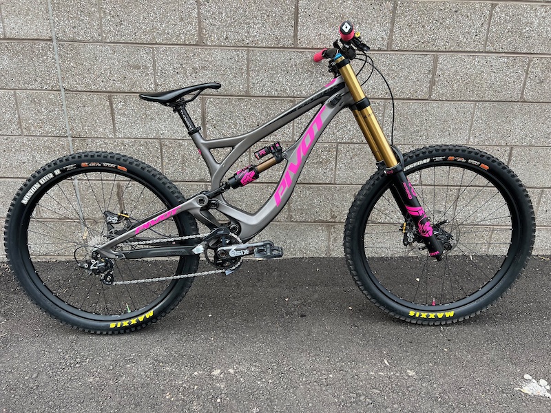 2019 Pivot Phoenix - Custom Paint and Decals For Sale
