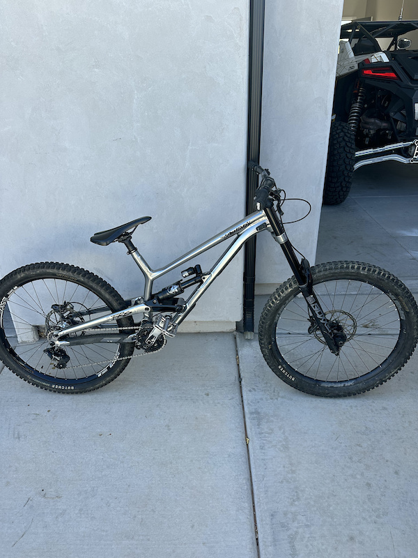 2022 Commencal Furious X-Large For Sale