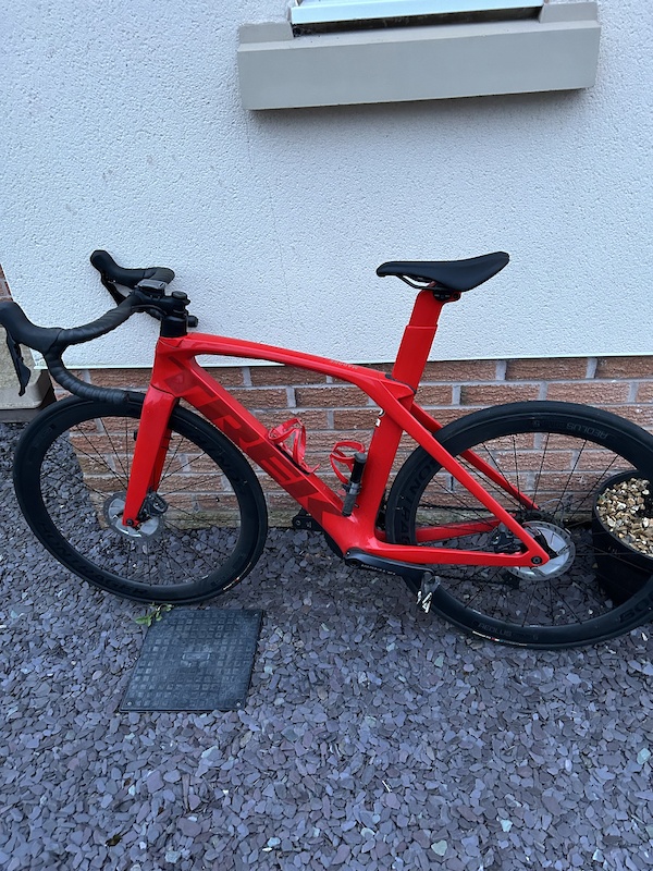 2022 TREK Madone SL6 viper red size 54 For Sale