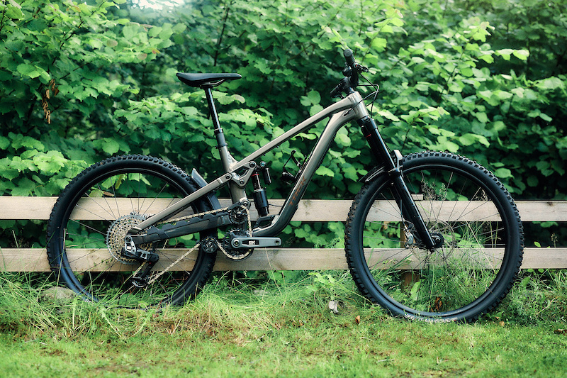 2024 Trek Slash 9 - Gen 6 / Size M-L For Sale