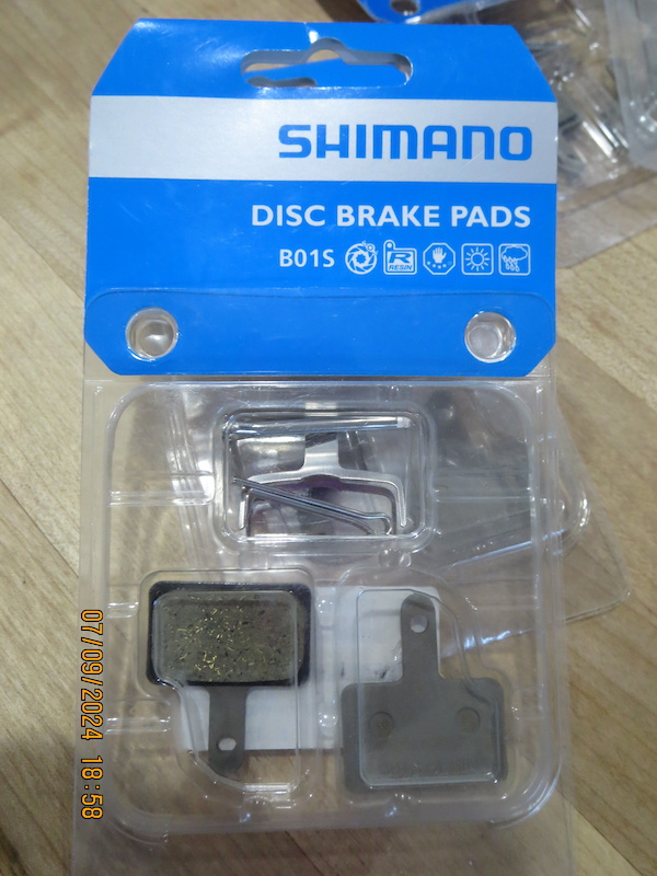 2021 B01S BNIB resin brake pads For Sale