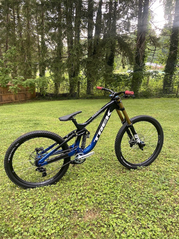 2023 Trek Session R2 Mullet DH bike NEVER RIDDEN For Sale