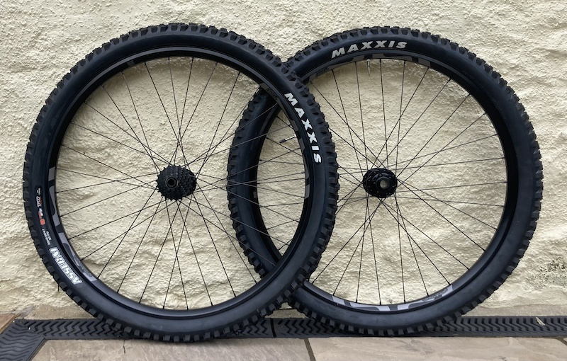 2023 E13 LG1 DH Alloy Wheelset 29" + Tyres & Cassette For Sale