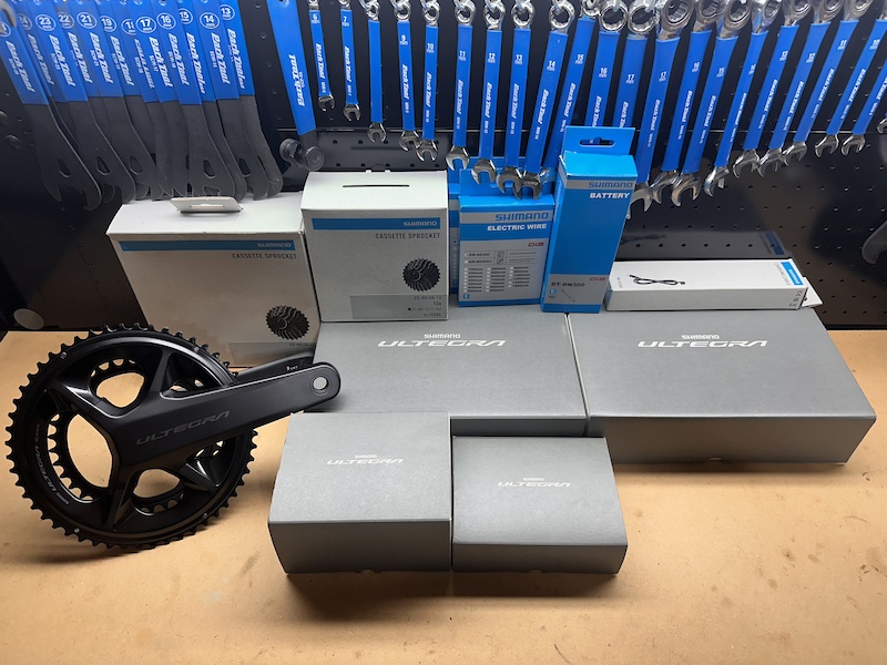 2024 Shimano Ultegra R8150 Di2 Disc Group Set For Sale