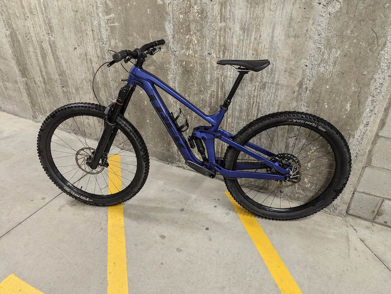 2023 Trek Slash 8 - Size Medium - Like New! For Sale
