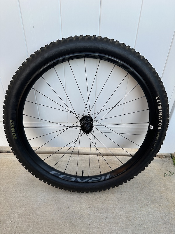 2022 Roval Traverse Alloy 584x38 rear with tire For Sale