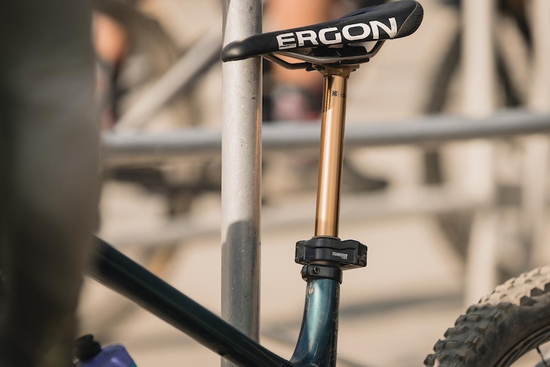Spotted: A Wireless Fox Electronic Dropper Post - Pinkbike