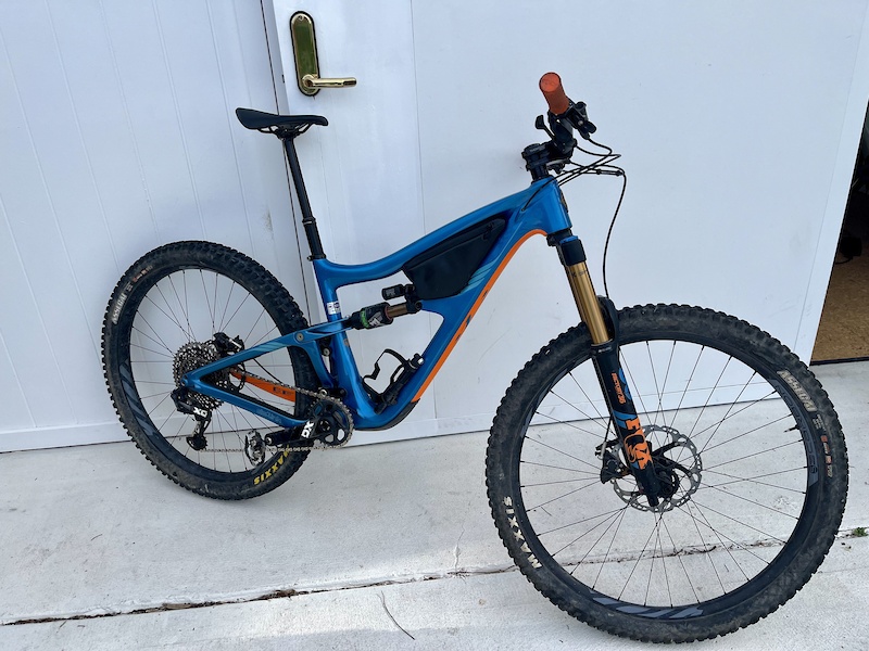 2019 Carbon IBIS Ripmo- Size Large For Sale