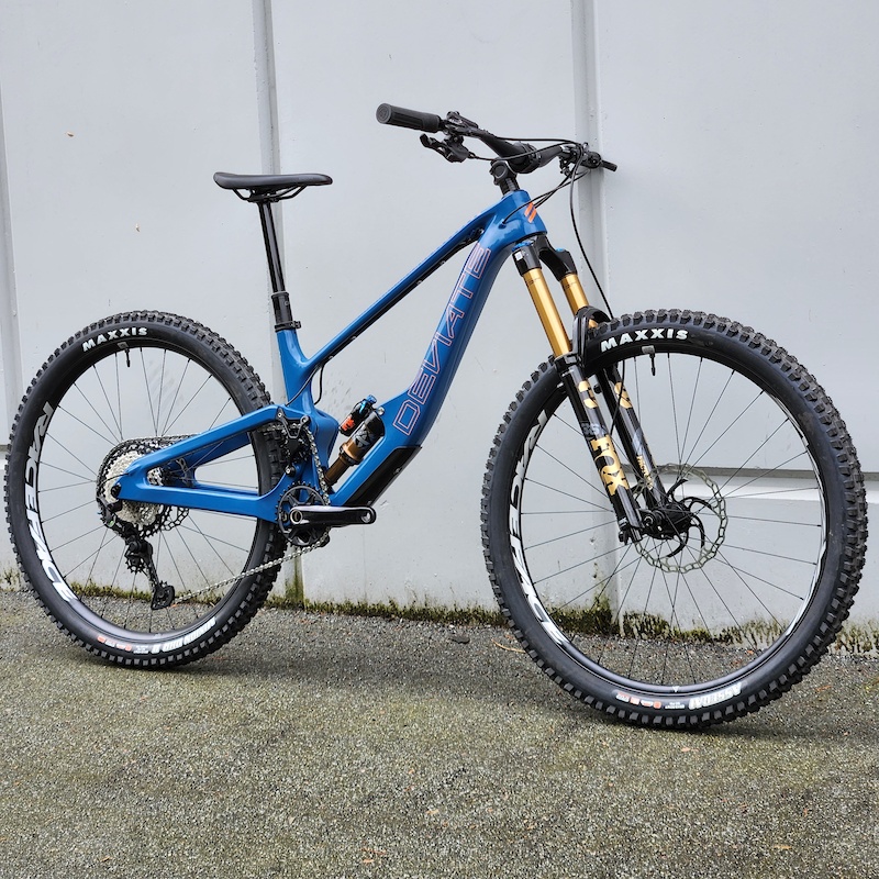 2023 Custom Deviate Cycles Highlander II FOX Factory, Small For Sale