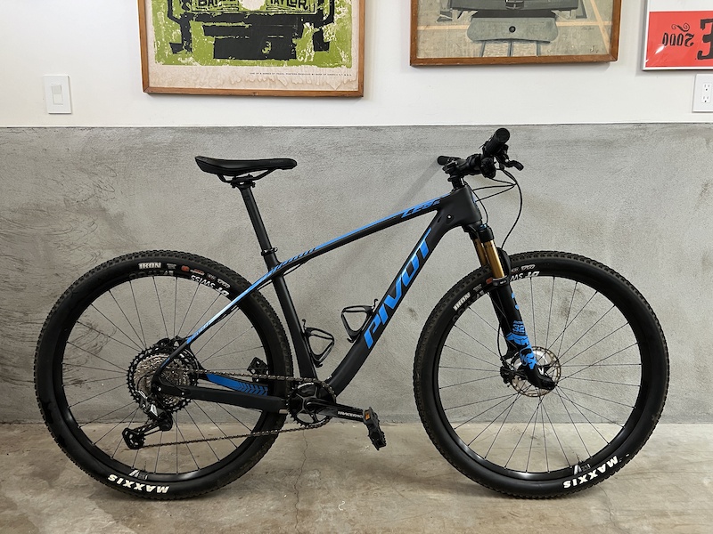 2020 Pivot LES SL, Medium, Pro XT/XTR build, only 30 miles! For Sale
