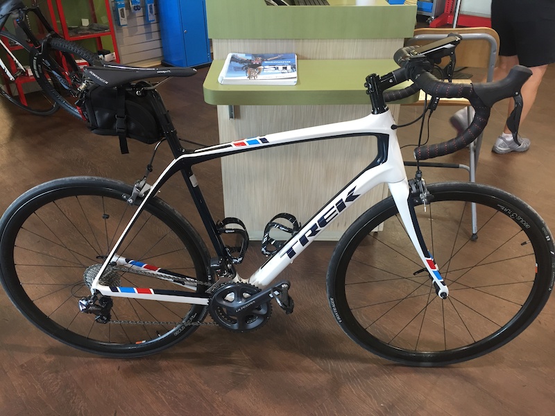 2016 Trek Domane 5.9 58cm Carbon Fiber For Sale