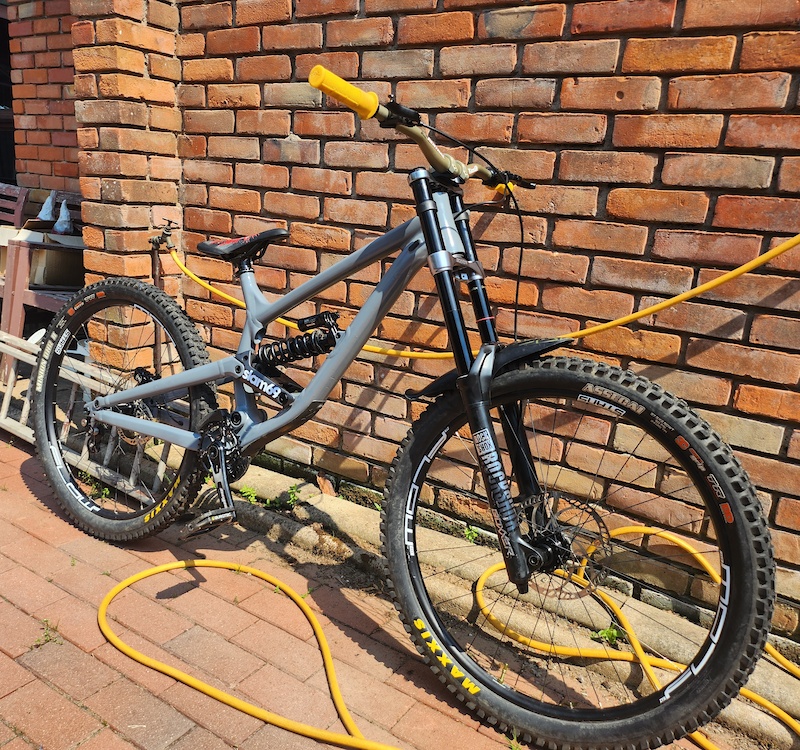 2019 Commencal Furious Custom build For Sale