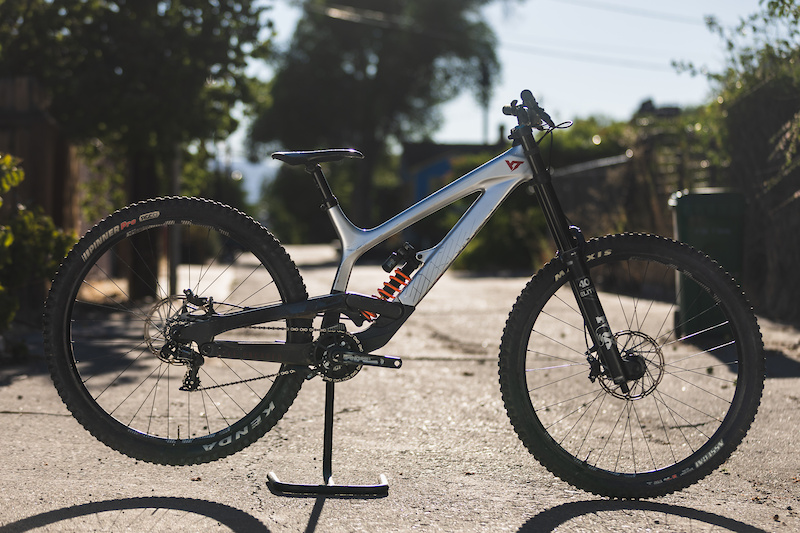 2022 YT Tues Pro 29 - Size Regular For Sale