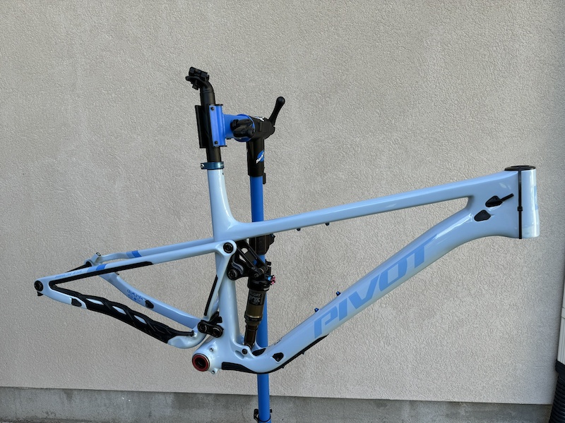 2024 Pivot Mach 4Sl Frame | Large | Excellent For Sale