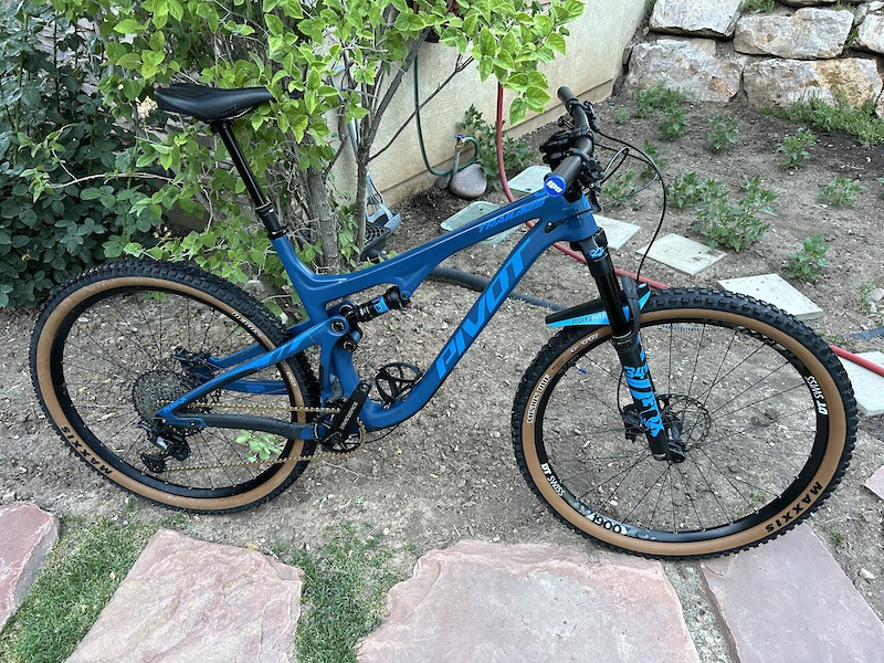 2021 Carbon Pivot 429 Trail 29” Size XL shimano XT For Sale