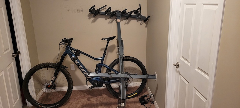 2022 Scott Genius 920 E-Ride & Mammoth bike rack! For Sale