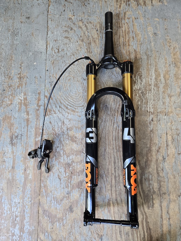 2022 Fox 34 Stepcast Factory - Remote - fresh service For Sale