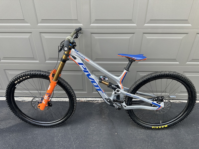 2021 Pivot Phoenix Bernard Kerr Edition For Sale